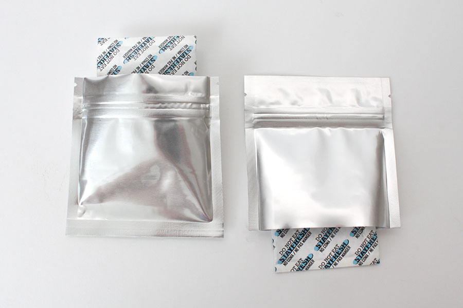 Foil zipper pouches store
